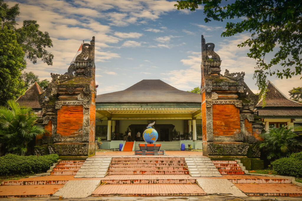 MUSEUM PRANGKO - tmii